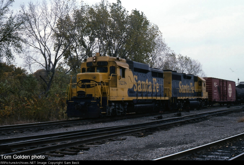 ATSF 3238 and 3509